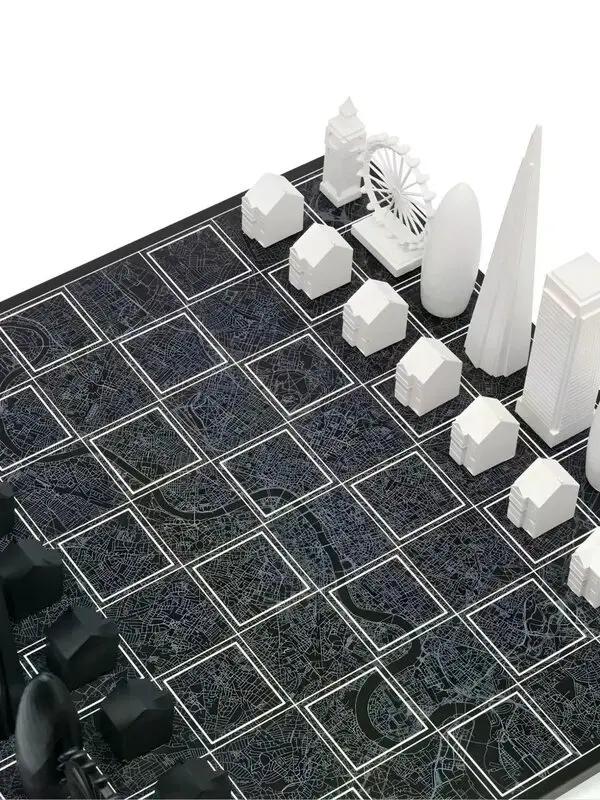 SKYLINE CHESS London Chess Set