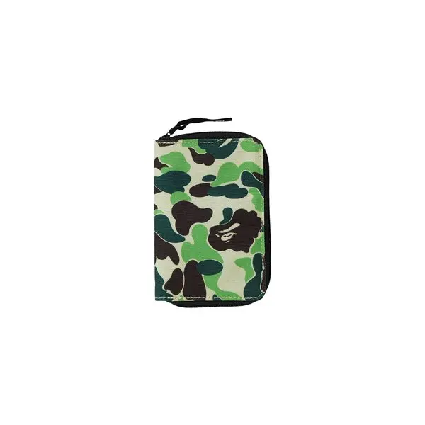 A BATHING APE Abc Camo Passport Case - Green