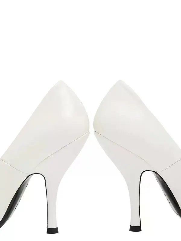 JUDE Date Round-toe Pumps - White