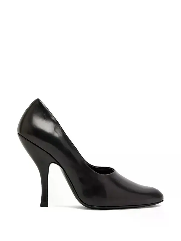 JUDE Round-toe Pumps