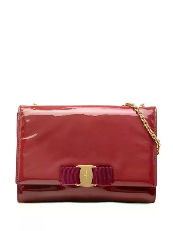 FERRAGAMO 2010-2025 Patent Vara Bow Chain Crossbody Bag - Red