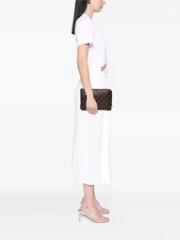 LOUIS VUITTON 2018 Monogram Etui Voyageur Pm Clutch - Brown