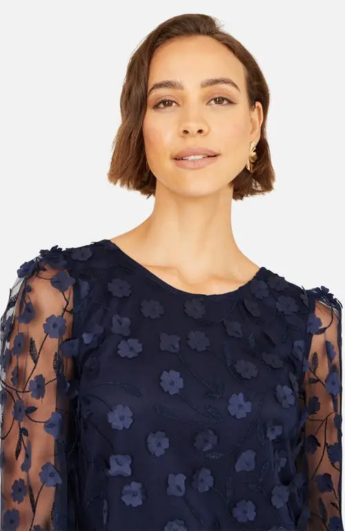 YUMI Floral Applique Tunic Dress