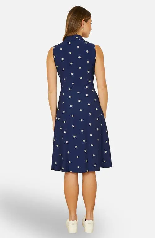 YUMI Daisy Print Sleeveless Shirt Dress