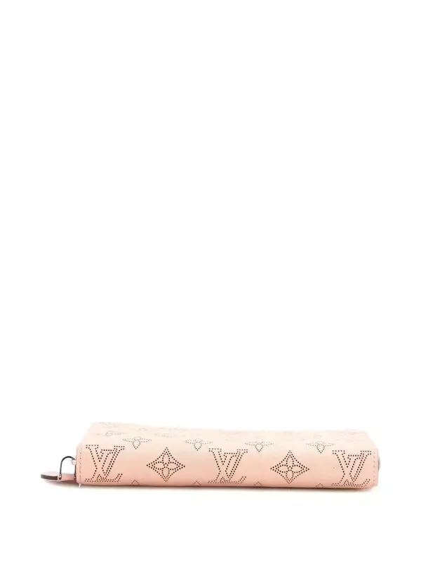 LOUIS VUITTON Zippy Wallet Mahina Leather Small Wallets - Pink