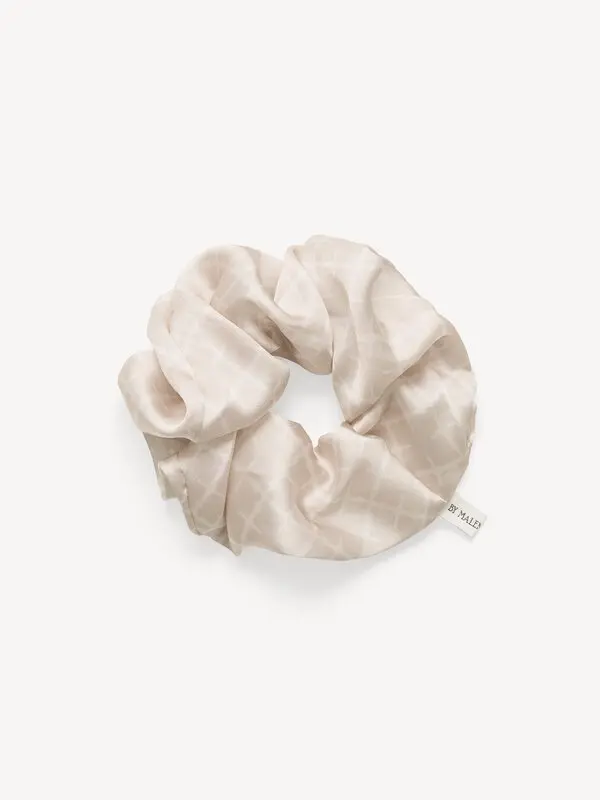 BY MALENE BIRGER Ada Silk Scrunchie - Feather