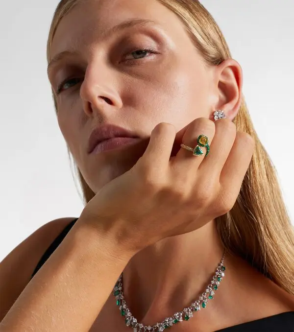 KAMYEN 18kt Ring With Diamonds And Emeralds