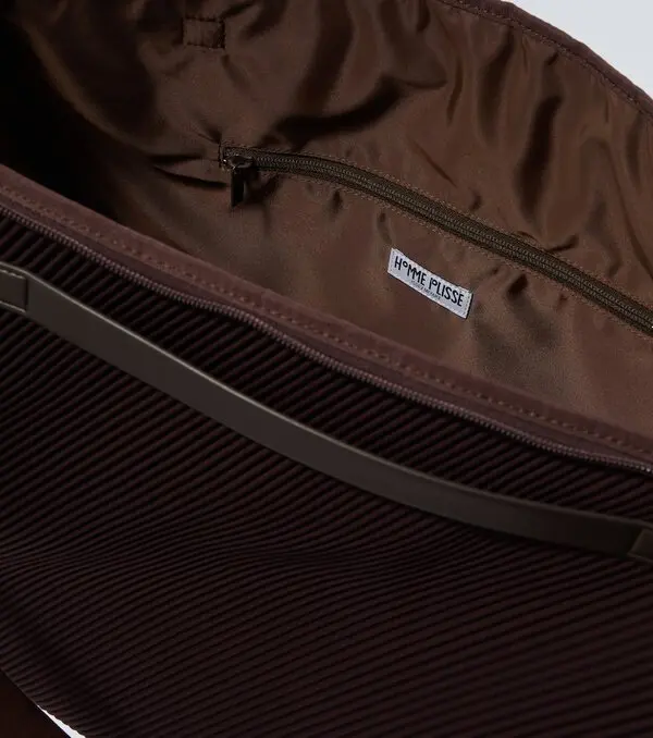 Issey Miyake Homme Plissé Pleated Duffel Bag - Purple