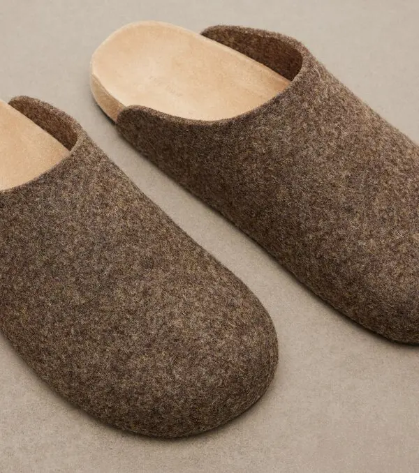 THE ROW Hudson Two Mules - Brown