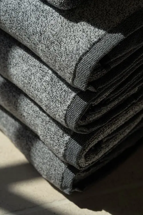LUTAVA The Charcoal Bath Towel