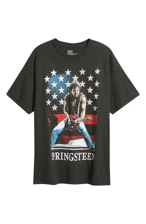 MERCH TRAFFIC Graphic T-shirt