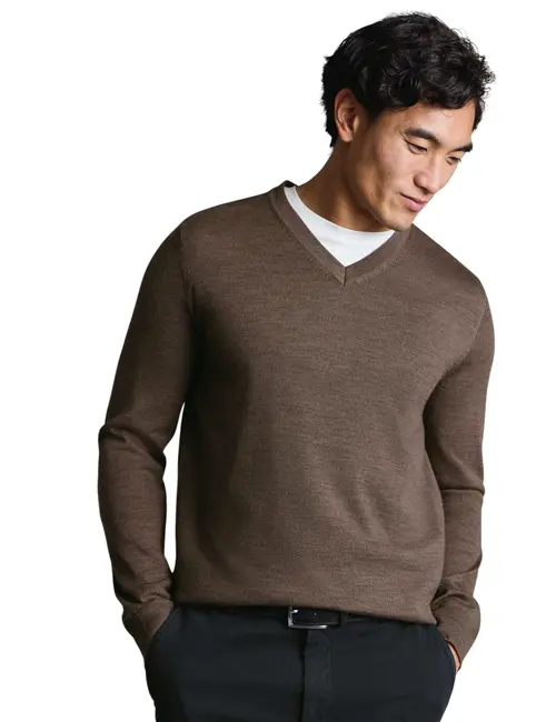 CHARLES TYRWHITT Merino Wool V-neck Sweater - Mocha