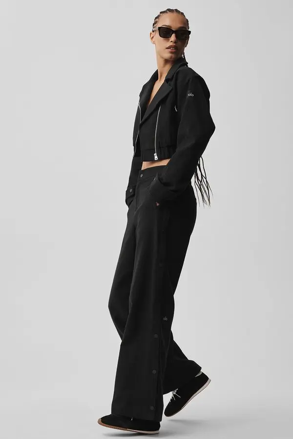Alo Yoga Mid-rise Cosmopolitan Snap Wide-leg Pants