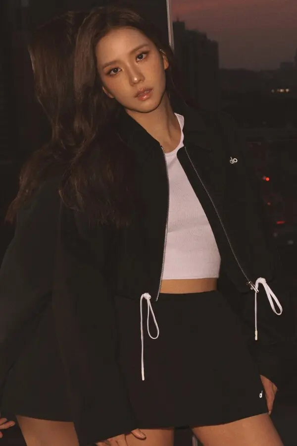 Alo Yoga Cropped Full Zip Jacket - Black