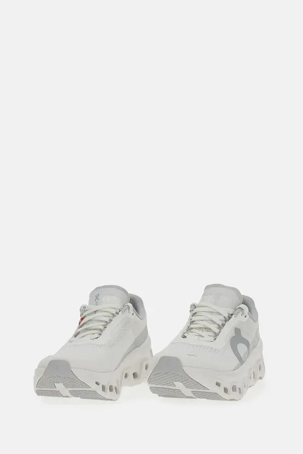 On Cloudmonster Sneakers - White