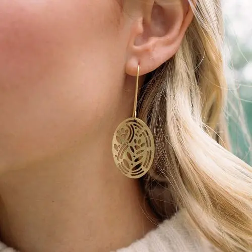 MATR BOOMIE Adhya Oval Drop Hook Earrings