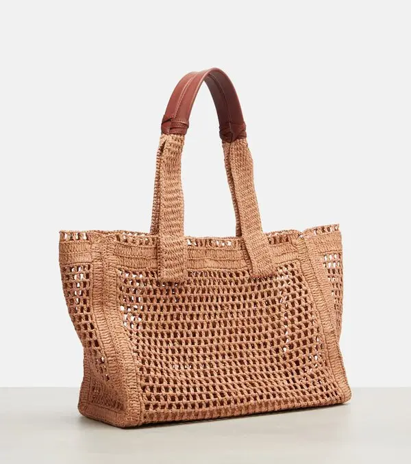 Chloé Raffia Tote Bag With Detachable Charm - Brown