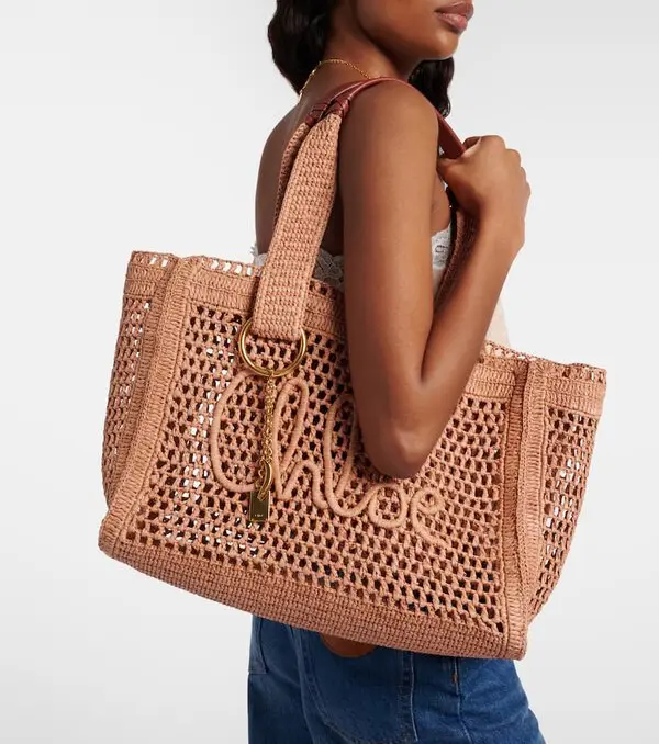 Chloé Raffia Tote Bag With Detachable Charm - Brown