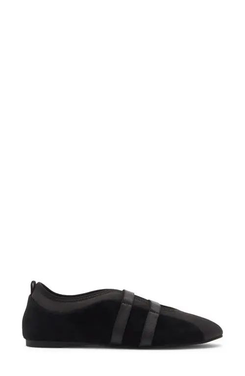 Intentionally Blank Sporty Sneakers - Black