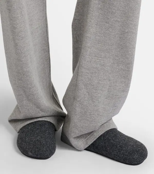 THE ROW Hudson Slippers - Grey
