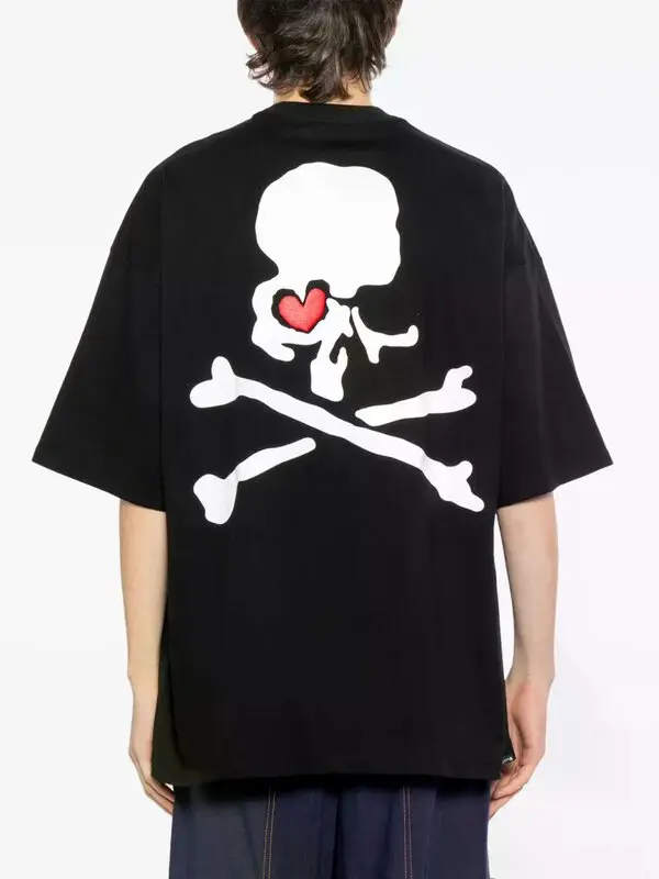 MASTERMIND WORLD Hearts Skull Graphic T-shirt