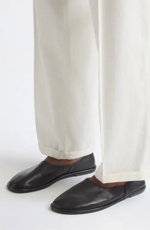 THE ROW Canal Leather Flats - Black