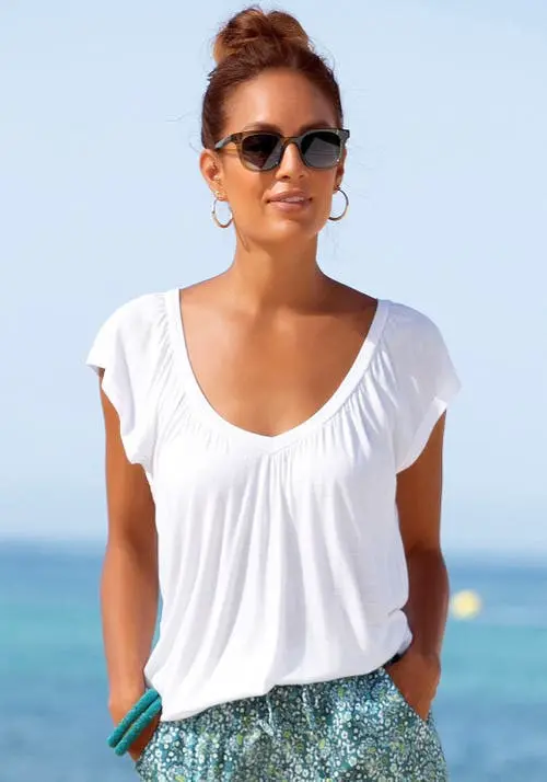 LASCANA V-neck Top