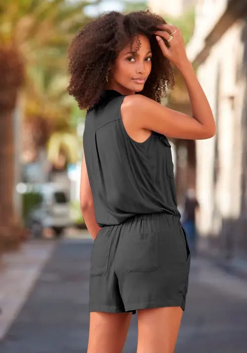 LASCANA Sleeveless Drawstring Romper With Shirt Collar And Pockets