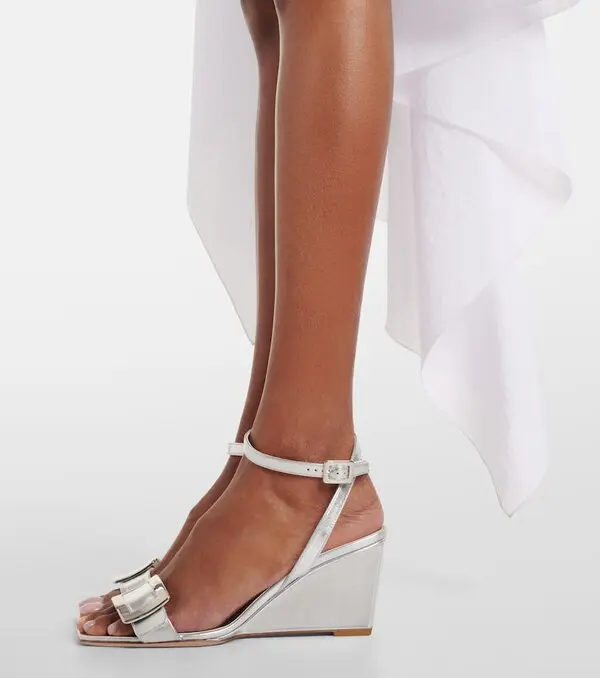 ROGER VIVIER Belle Vivier Metallic Leather Sandals - Silver