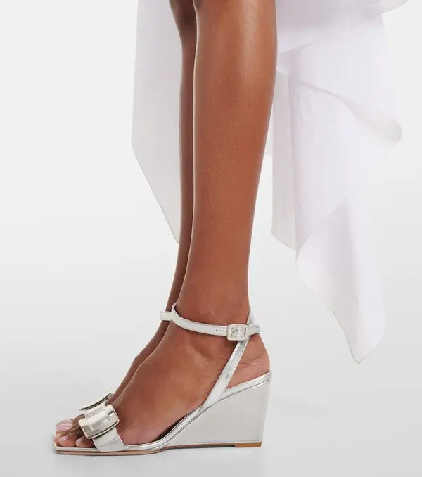 ROGER VIVIER Belle Vivier Metallic Leather Sandals - Silver