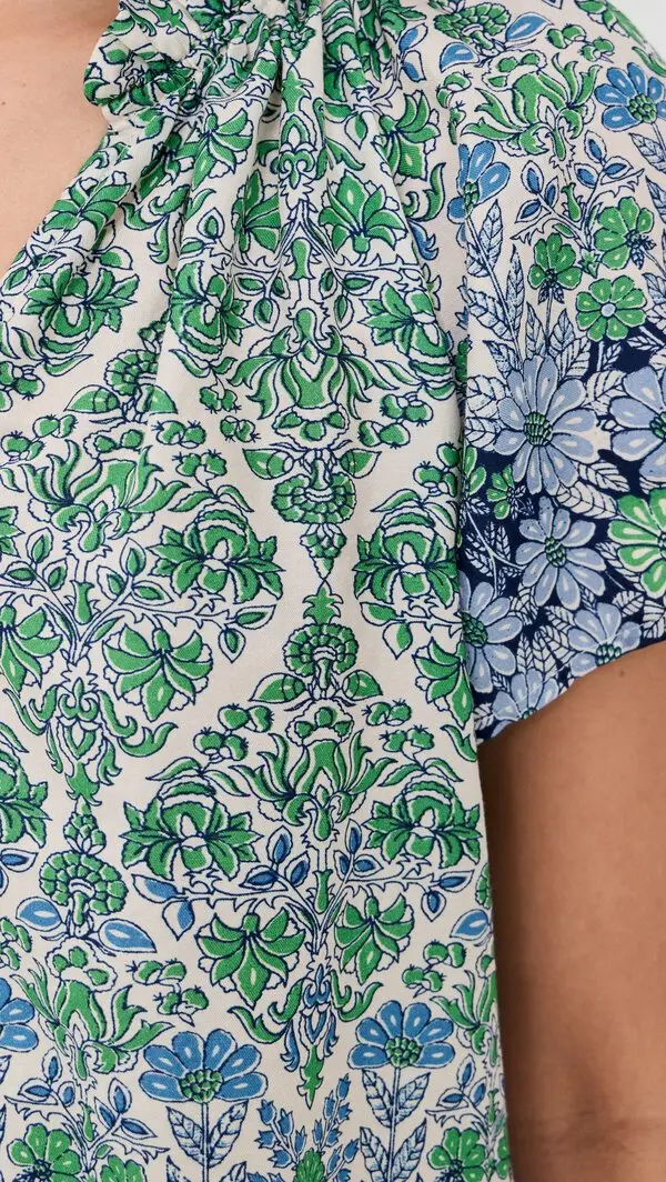 Xirena Aivy Floral Print Short Sleeve Blouse