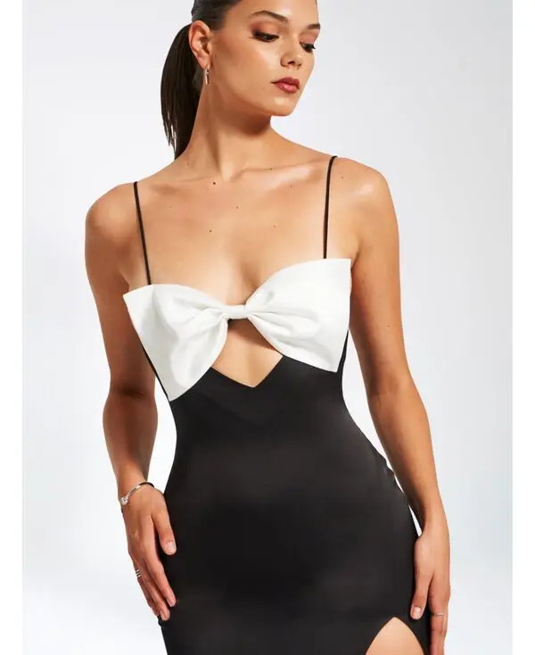 MISS CIRCLE NEW YORK Eleanor Bow Satin Gown - Black