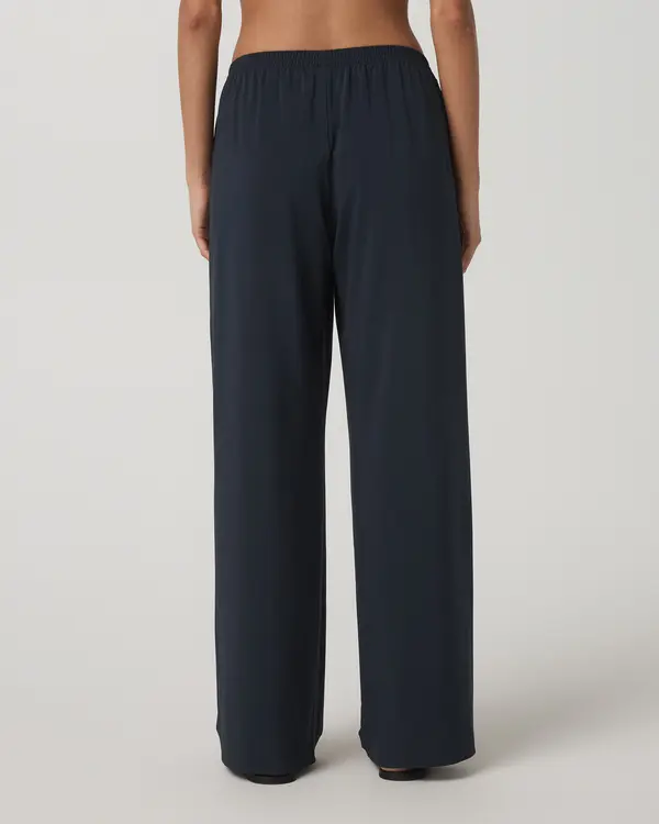 Vuori Villa Everyday Wideleg Shorts - Ink