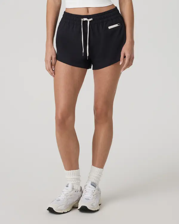 Vuori Clementine 2.0 4" Shorts - Black