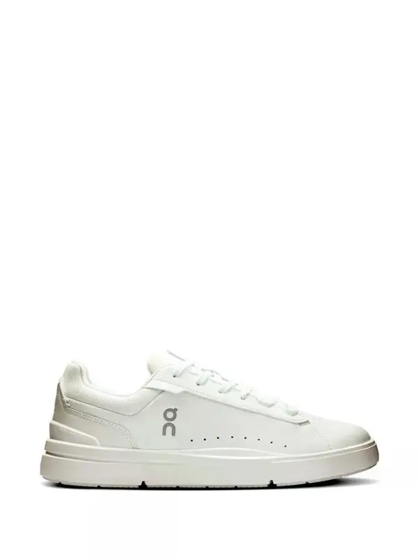 On The Roger Advantage Low-top Sneakers - White