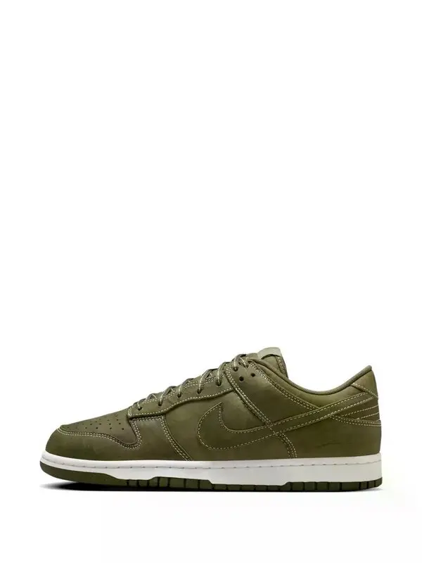 Nike Dunk Low Sneakers - Green