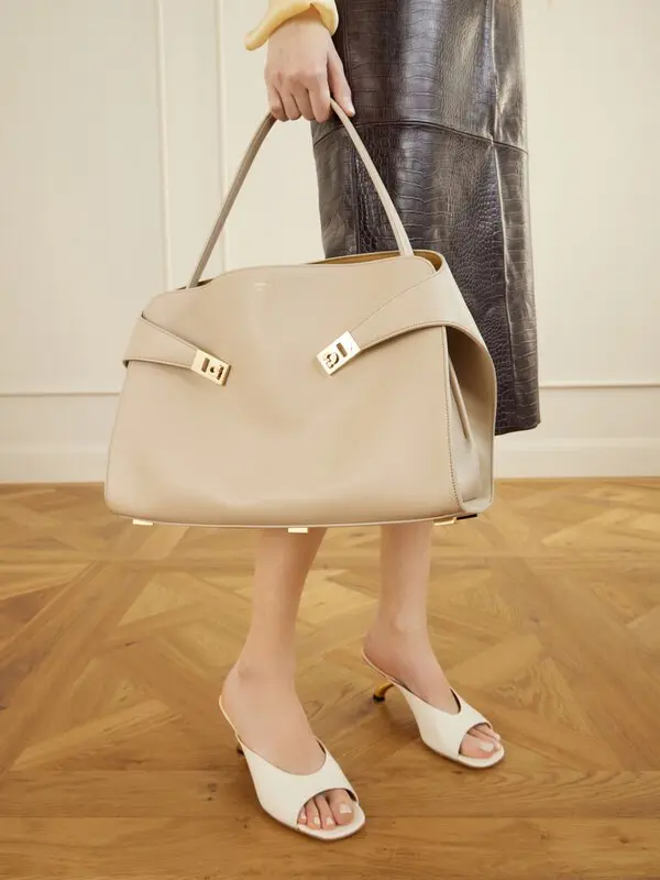 FERRAGAMO Hug Medium Leather Tote - Neutrals