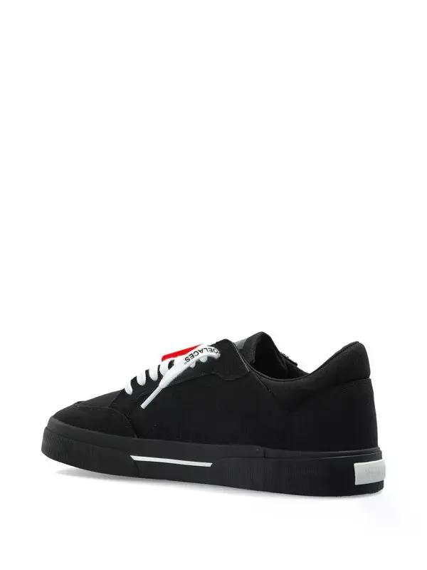 Off-White Vulcanized Low Top Sneakers - Black