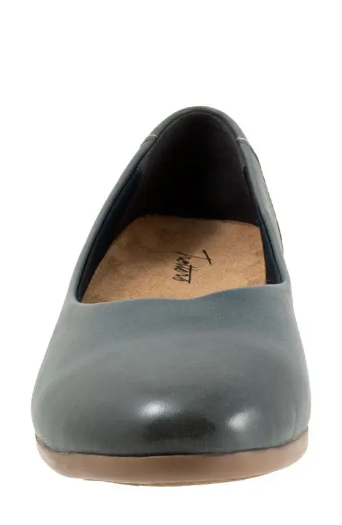Trotters Iris Leather Flat - Navy
