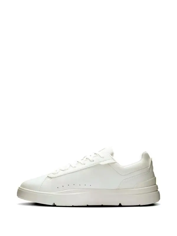 On The Roger Advantage Low-top Sneakers - White