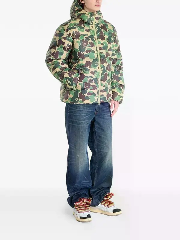 A BATHING APE Camo-print Hooded Down Jacket - Green