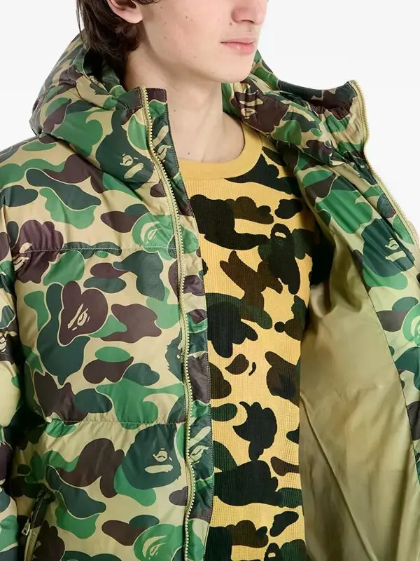 A BATHING APE Camo-print Hooded Down Jacket - Green
