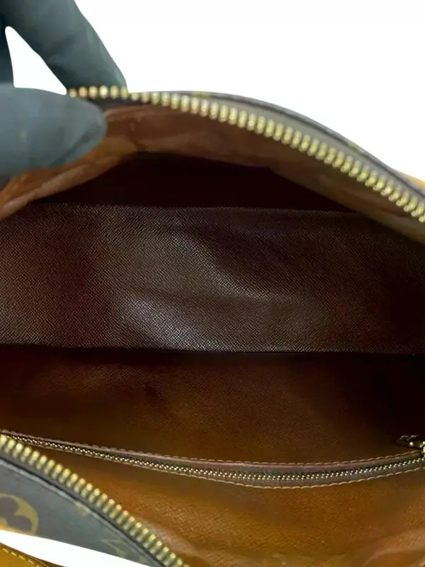 LOUIS VUITTON 2004 Monogram Boulogne 30 Shoulder Bag
