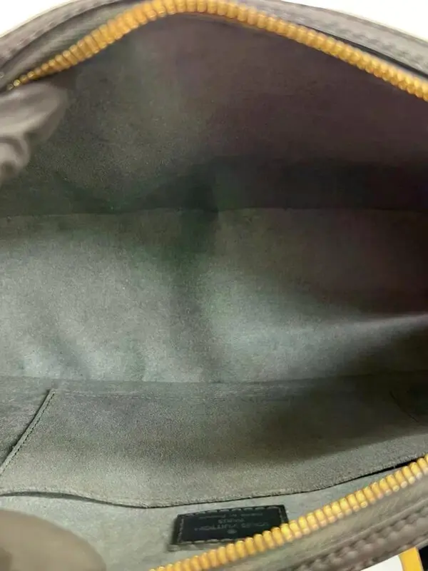 LOUIS VUITTON 2004 Epi Jasmine Handbag - Black