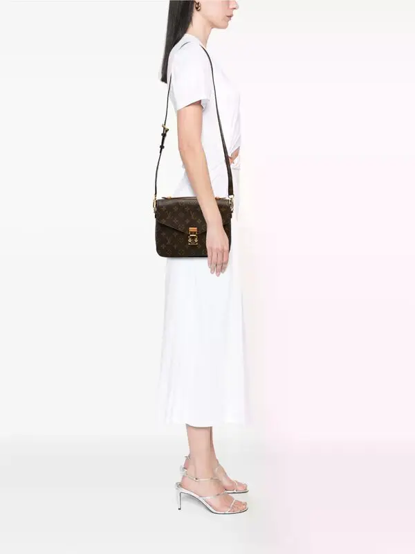 LOUIS VUITTON 2016 Pochette Metis Satchel Monogram - Brown
