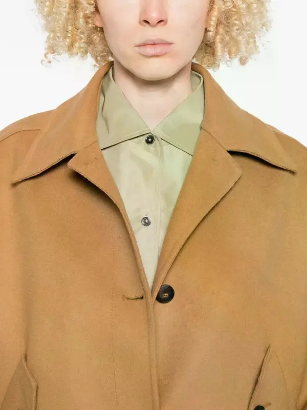 Closed Flap-pocket Buttoned Jacket