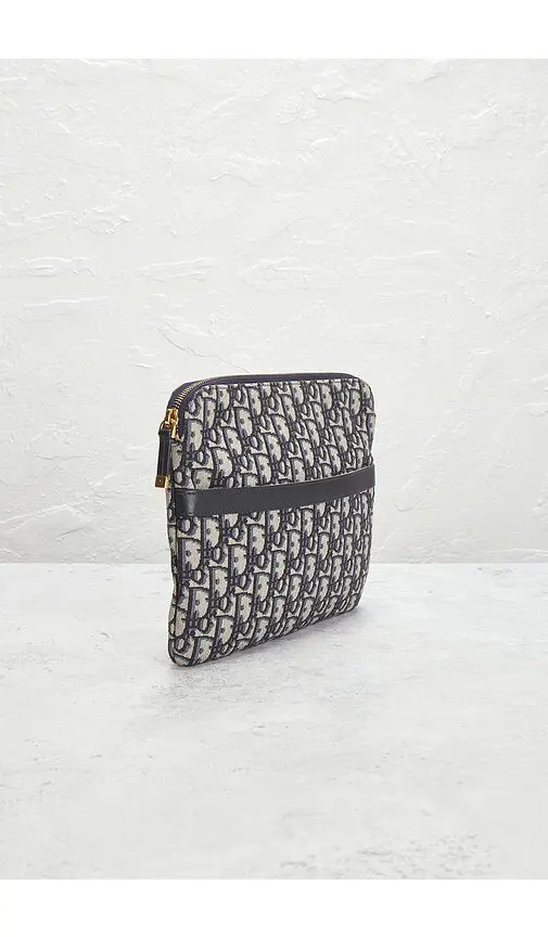 Undefined Dior Diorissimo Clutch
