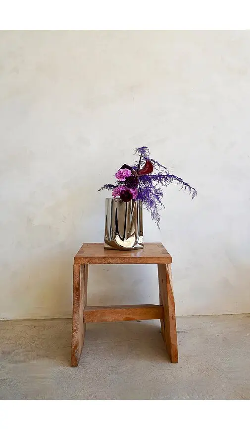 HUEGAH HOME Esmee Vase In Metallic Silver