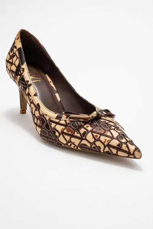 PROLOGUE SHOES Camden Bow Pointed Toe Pump - Beige Pattern