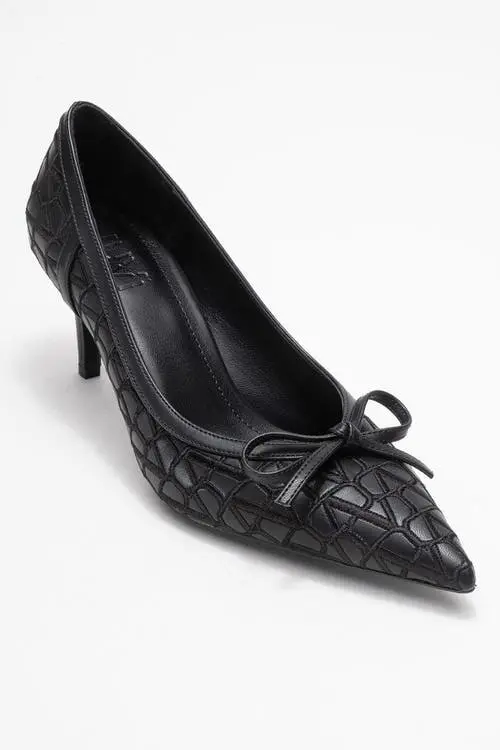 PROLOGUE SHOES Camden Bow Pointed Toe Pump - Black Pattern
